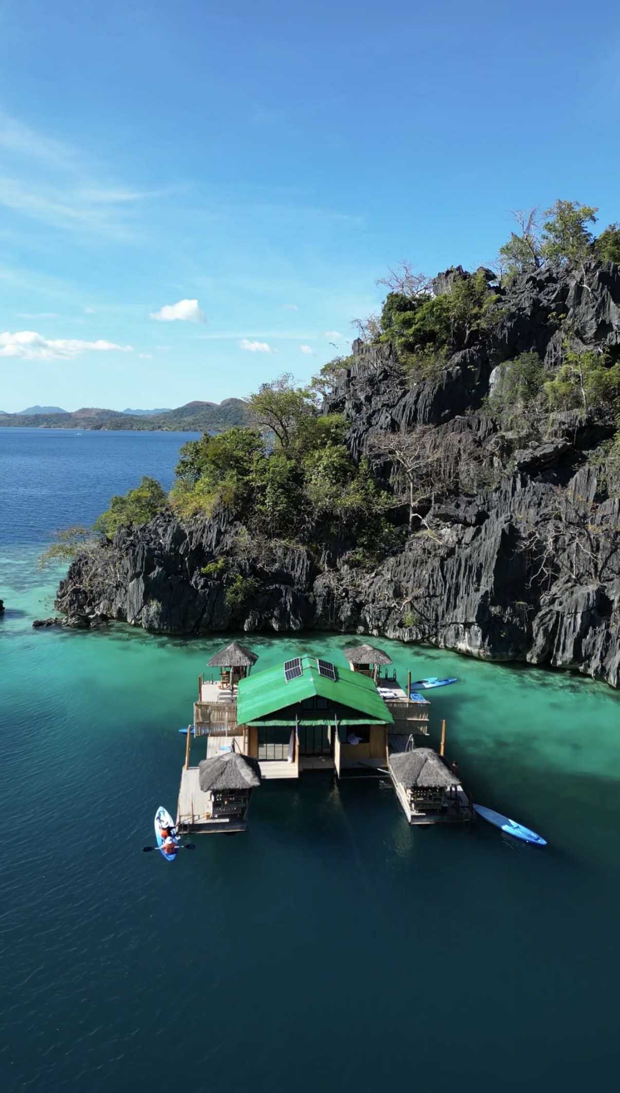 The Paolyn Houseboats: A Secret Hotel in Coron - The Globe Wanderers